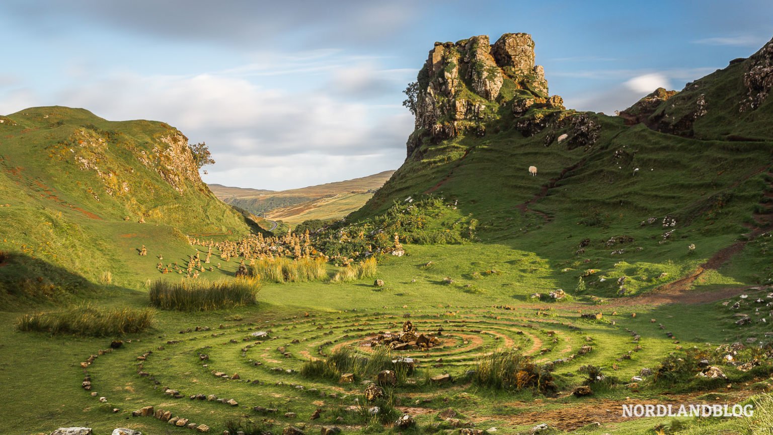 Fotopoint: Fairy Glen - Das Tal der Feen auf der Isle of Skye