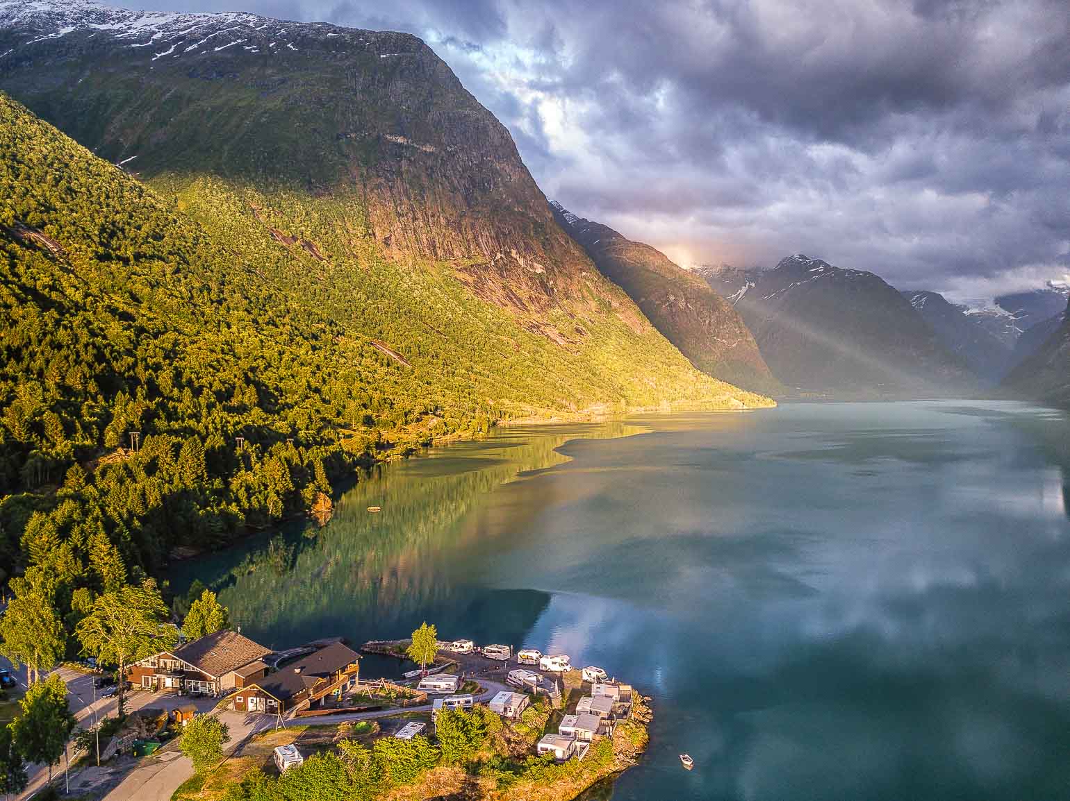 Campingplatz Norwegen: PlusCamp Sande Camping bei Loen (Nordfjord)